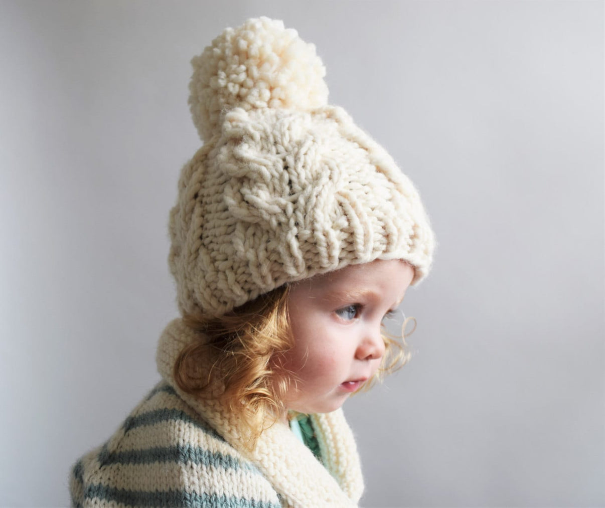 Chunky Cabled Hat - knitting pattern by Knifty Knittings