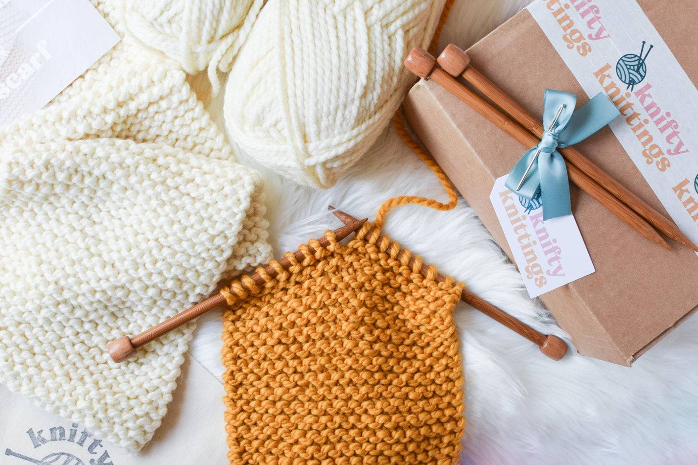 Scarf Knitting Kit - Beginner knitting kit from Knifty Knittings
